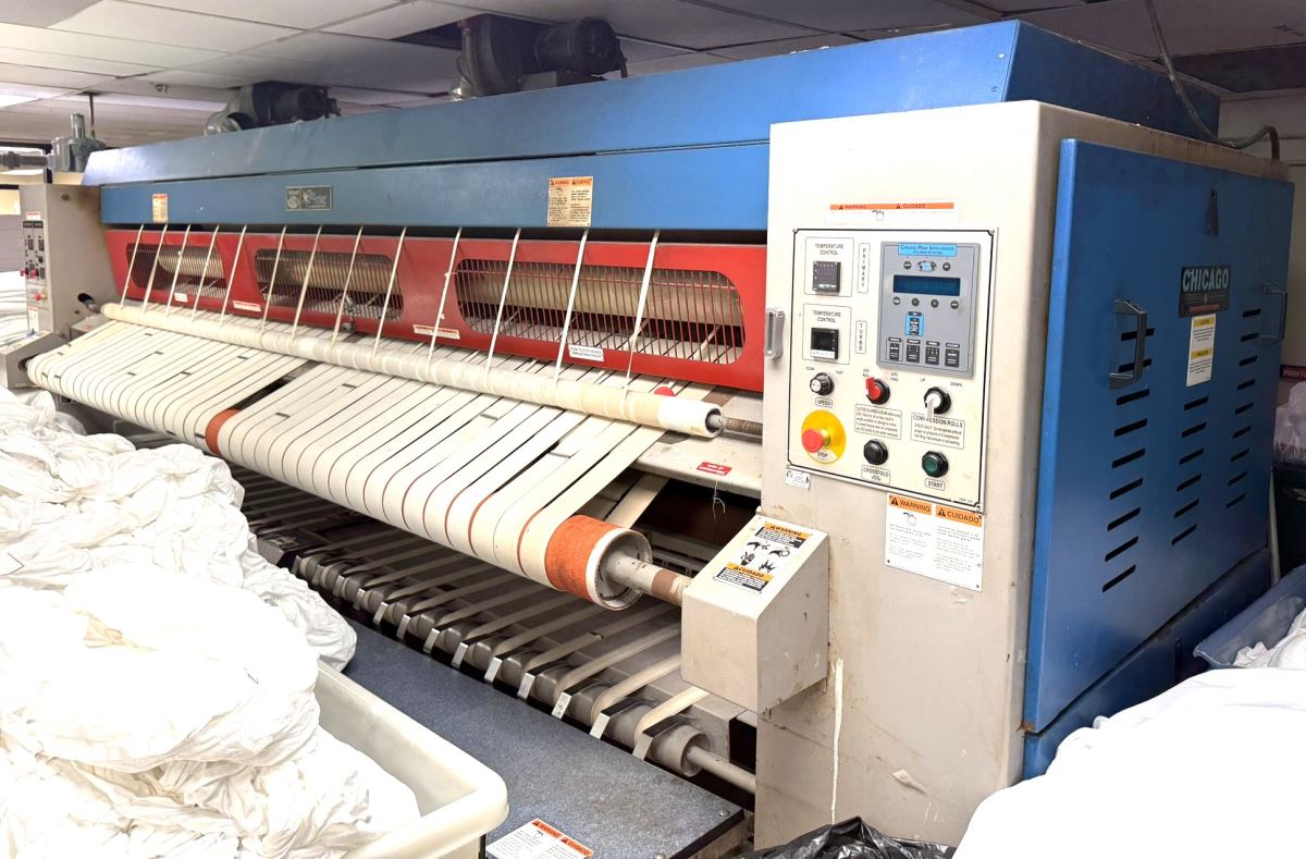 Used Chicago 32 x136 PCS Gas Heated Flatwork Ironer with Stacker ...